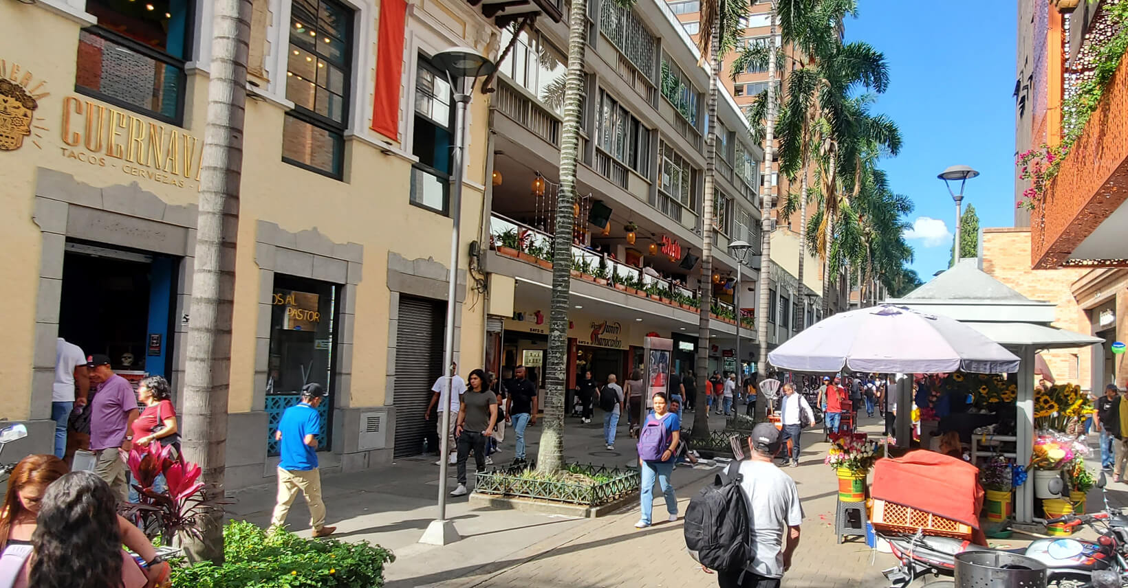 El Centro Medellin Shopping Extended Hours